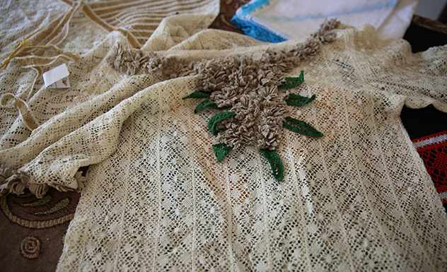 Traditional beeralu lace making | Experiences in Galle | SriLankaInStyle