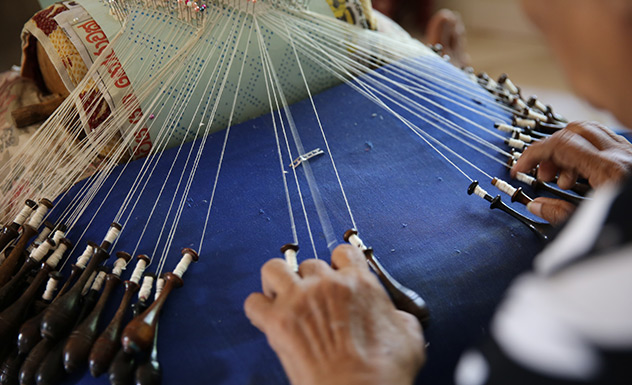 Traditional beeralu lace making | Experiences in Galle | SriLankaInStyle
